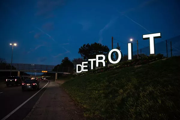 Now that it’s lit up, people seem to like Detroit’s new I-94 sign