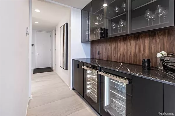 This stunning Irving Tobocman-designed masterpiece in West Bloomfield ...