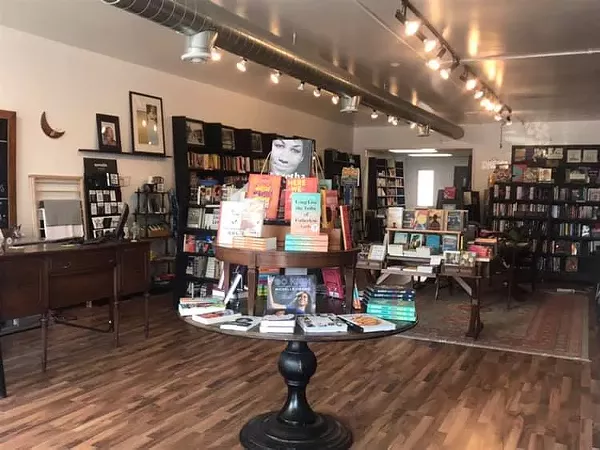 20 Detroit Area Independent Bookstores For The Bookworm In You