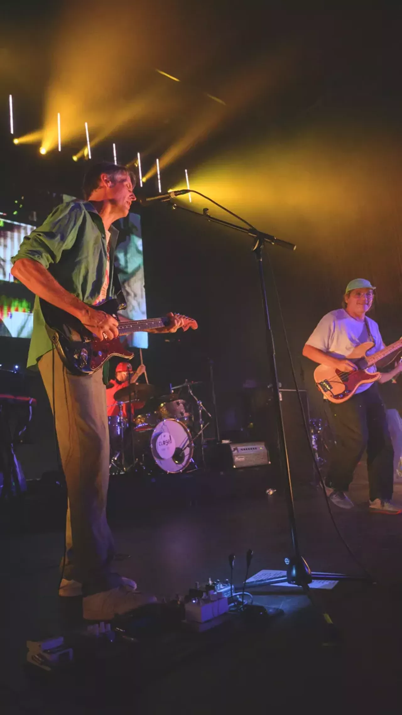 Everything we saw at the Pavement concert at Detroit's Masonic Temple ...